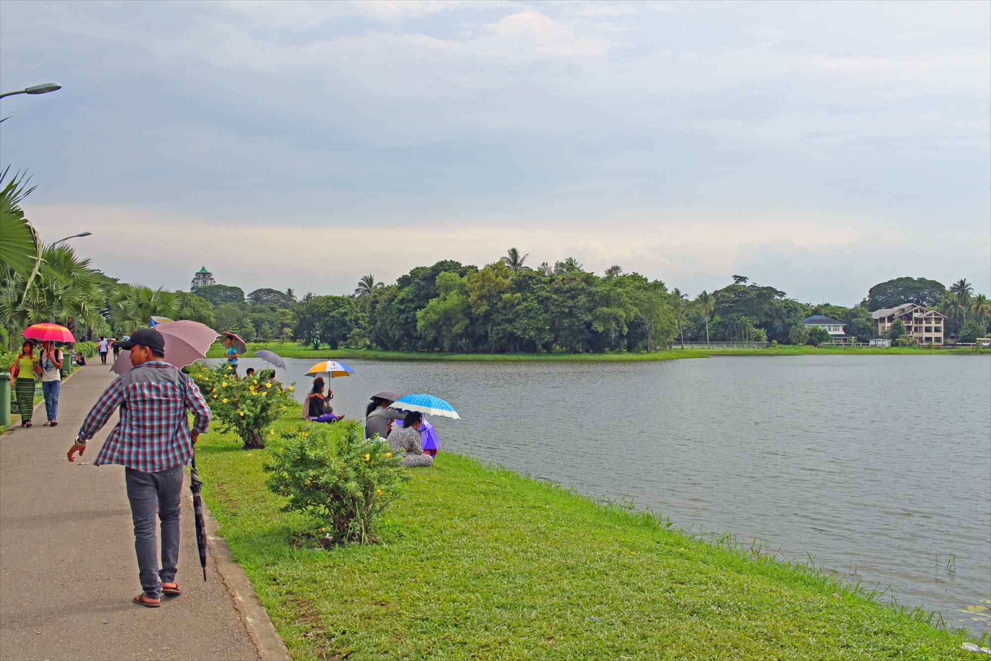 インヤー湖（Inya Lake） - TABINCI