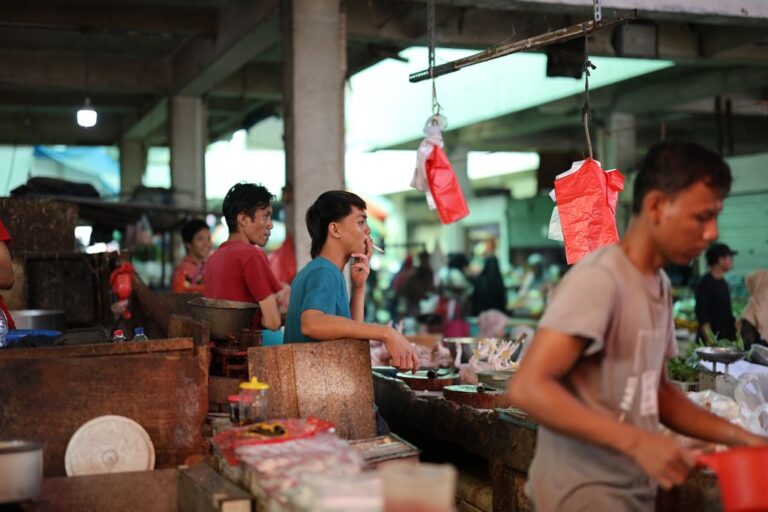 チェンパカ・サリ・ティガ市場（Pasar Cempaka Sari III） - TABINCI